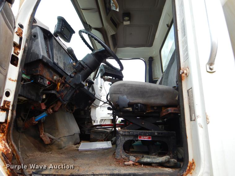 1997 International 2554 applicator truck in Carthage, MO | Item ED9317 ...