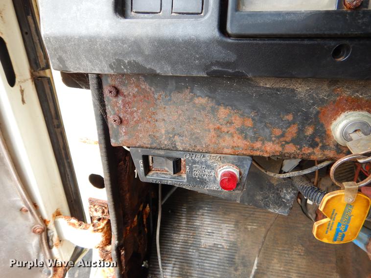 1997 International 2554 applicator truck in Carthage, MO | Item ED9317 ...