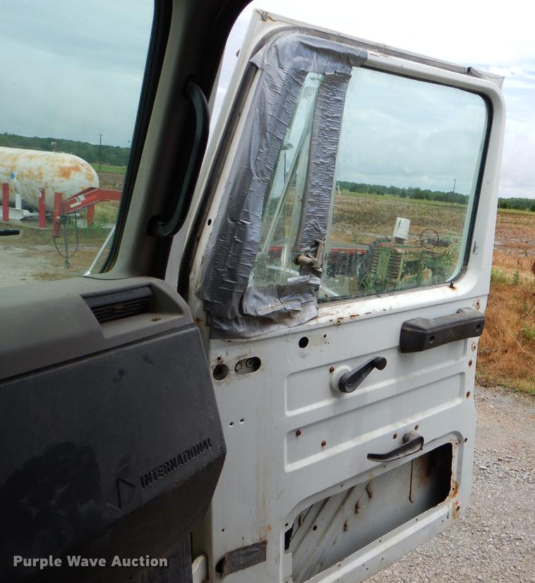 1997 International 2554 applicator truck in Carthage, MO | Item ED9317 ...