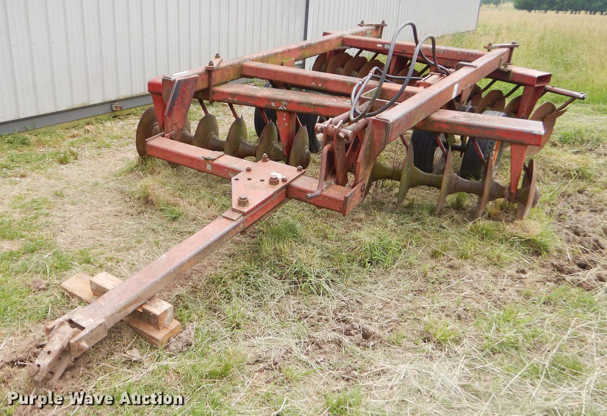 International 770 disk in Seneca, MO | Item ED9359 sold | Purple Wave