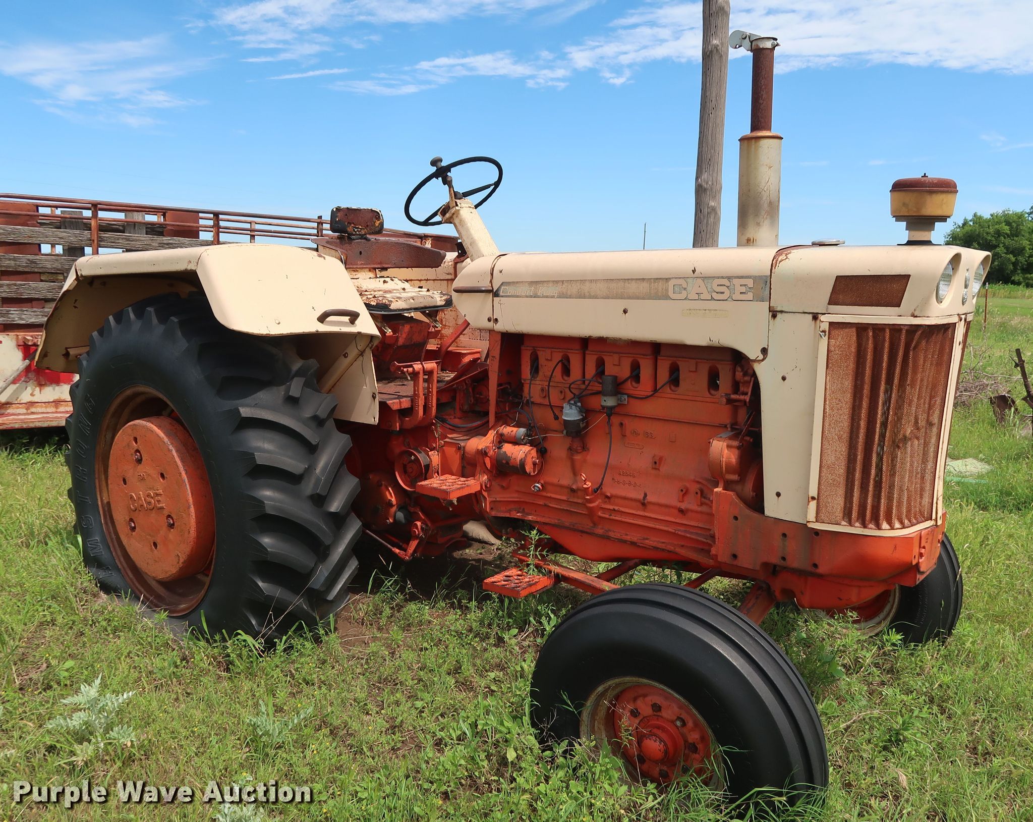 Case 930 Comfort King tractor in Butler, OK | Item FE9667 sold | Purple ...