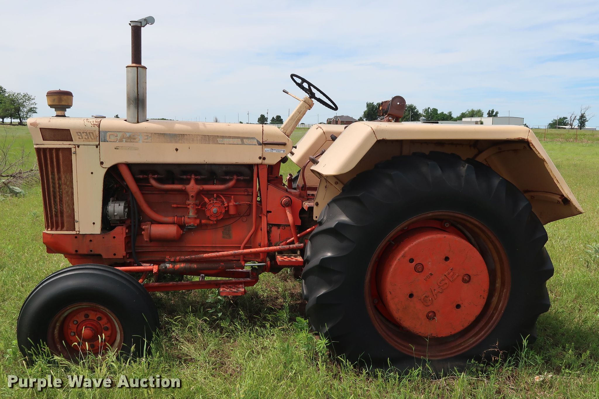 Case 930 Comfort King tractor in Butler, OK | Item FE9667 sold | Purple ...