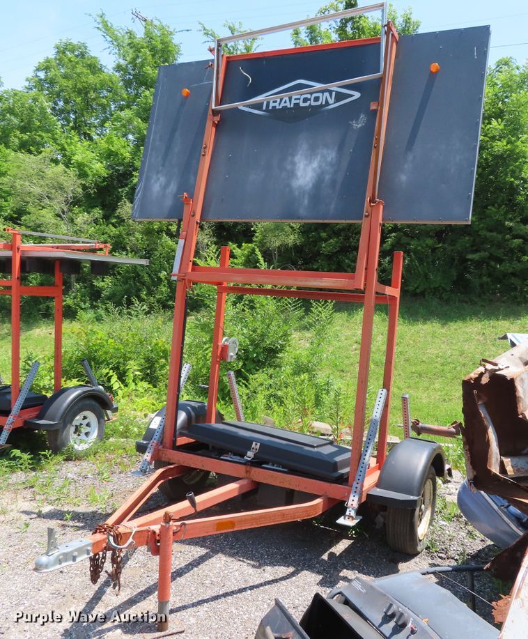 Trafcon TC1-25S arrow board trailer in Kansas City, KS | Item DD6275 ...