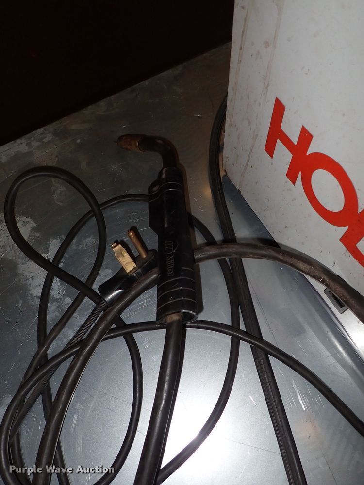 Hobart Handler 175 welder in Andale, KS | Item FB9185 sold | Purple Wave
