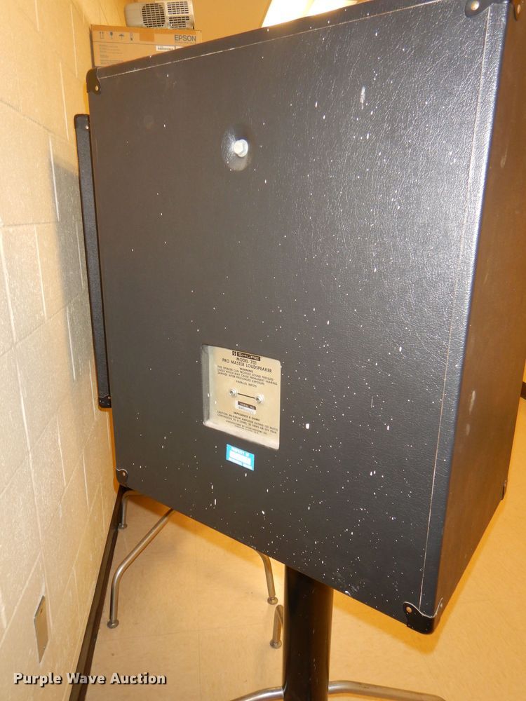 (2) Shure Pro Master speakers in Emporia, KS | Item FQ9965 sold ...