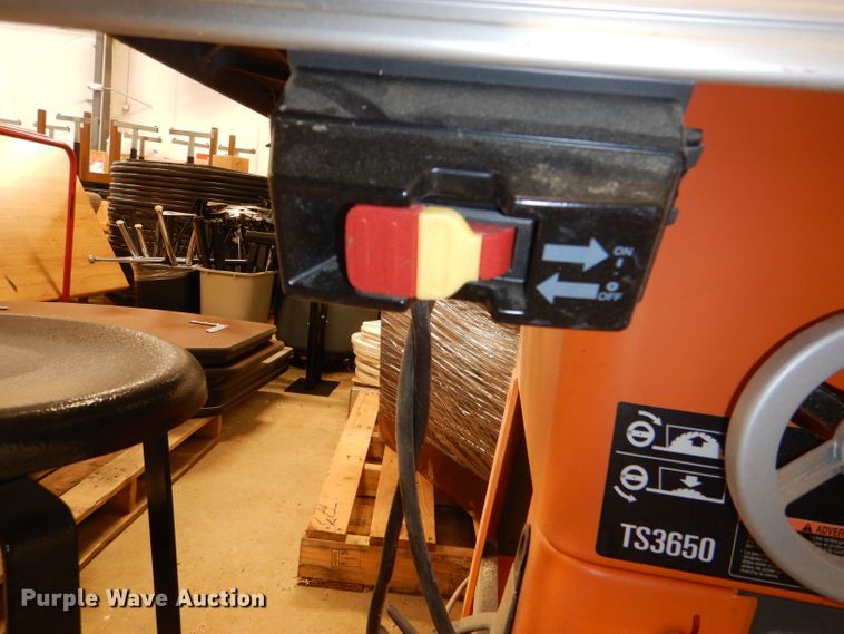 Ridgid TS3650 table saw in Lawrence, KS | Item FQ9997 sold | Purple Wave