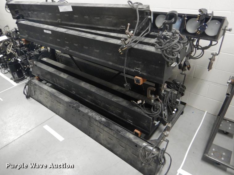 (11) Altman R40 strip light fixtures in Hays, KS | Item FT9563 sold ...