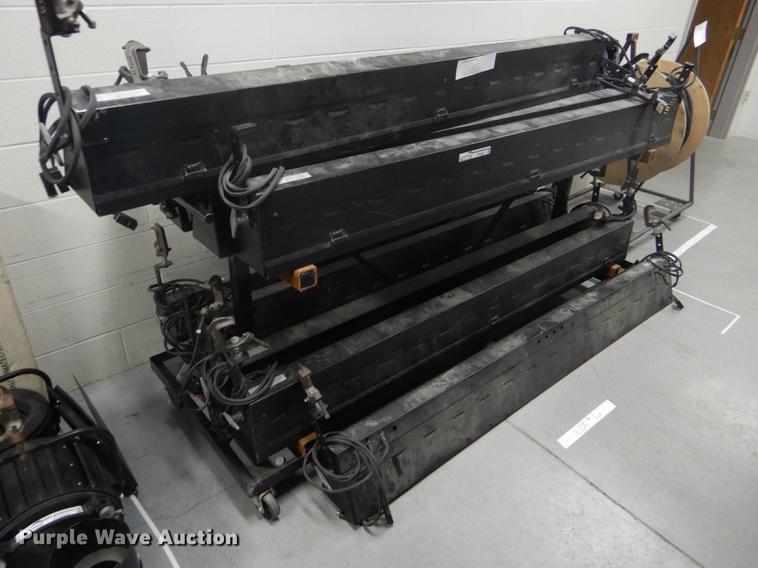 (11) Altman R40 strip light fixtures in Hays, KS | Item FT9563 sold ...