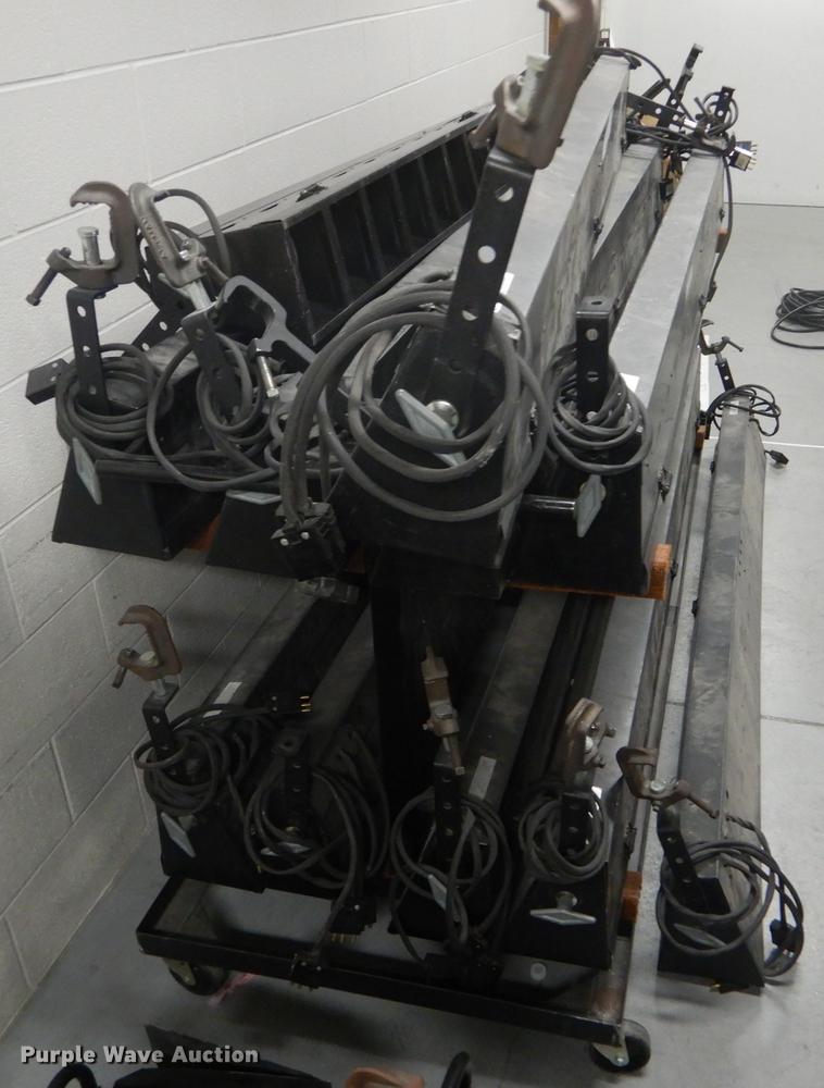 (11) Altman R40 strip light fixtures in Hays, KS | Item FT9563 sold ...