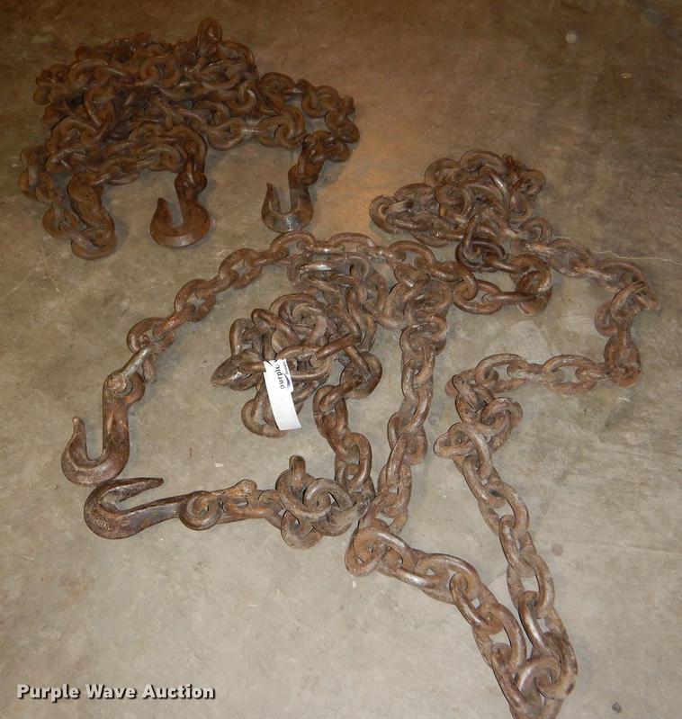 (2) log chains in Hays, KS | Item FT9587 sold | Purple Wave