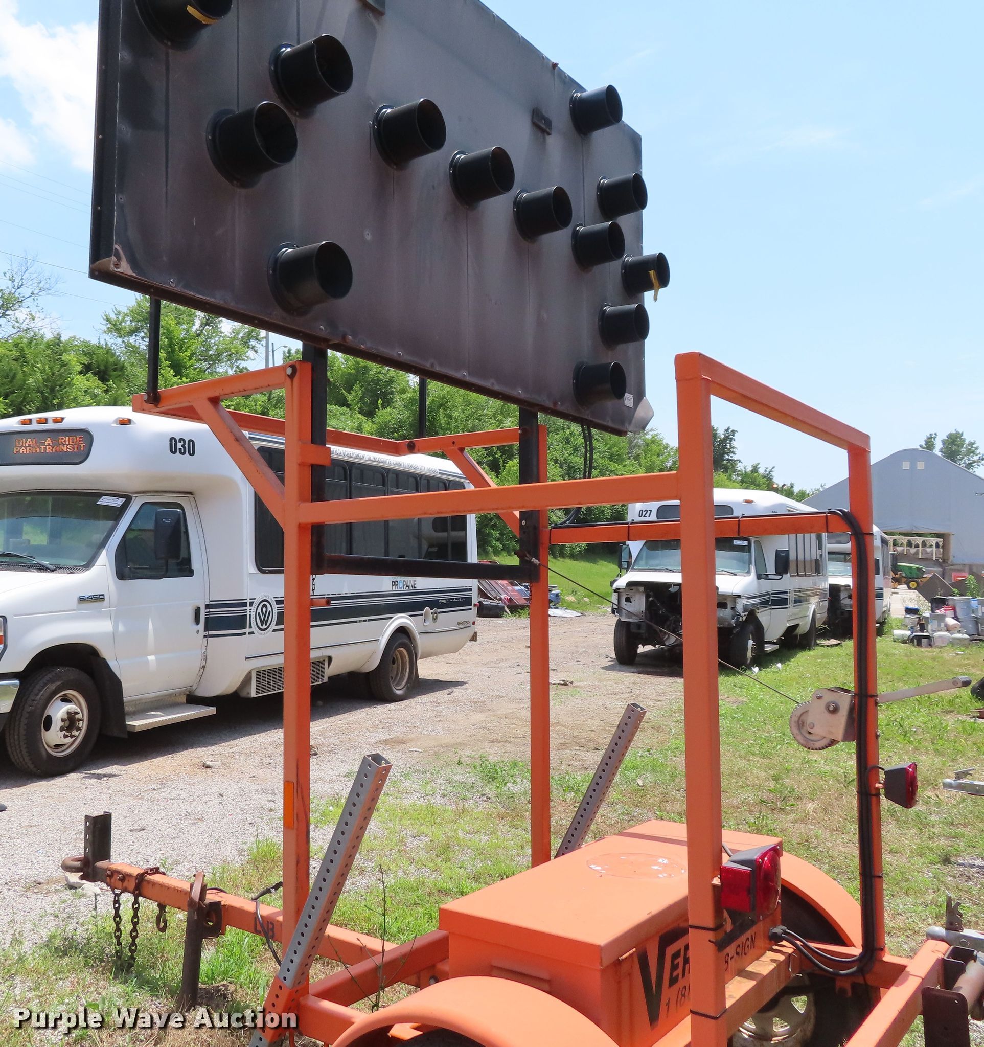 2004 VerMac ST-4815 arrow board trailer in Kansas City, KS | Item DD6278 sold | Purple Wave