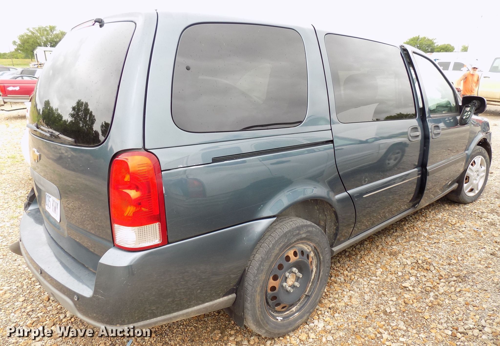 2006 Chevrolet Uplander van in Eureka, KS | Item FI9806 sold | Purple Wave