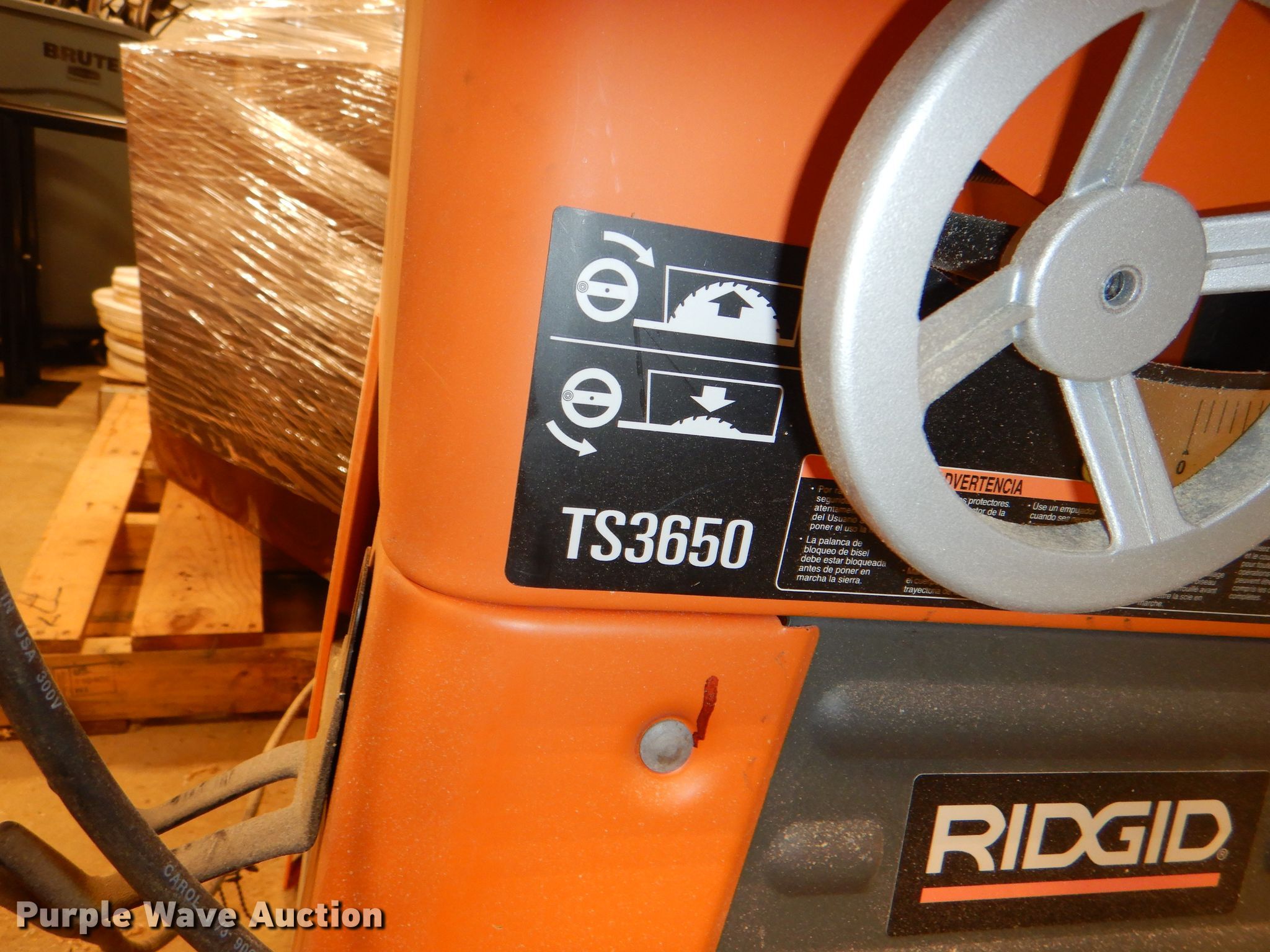 Ridgid TS3650 table saw in Lawrence, KS | Item FQ9997 sold | Purple Wave