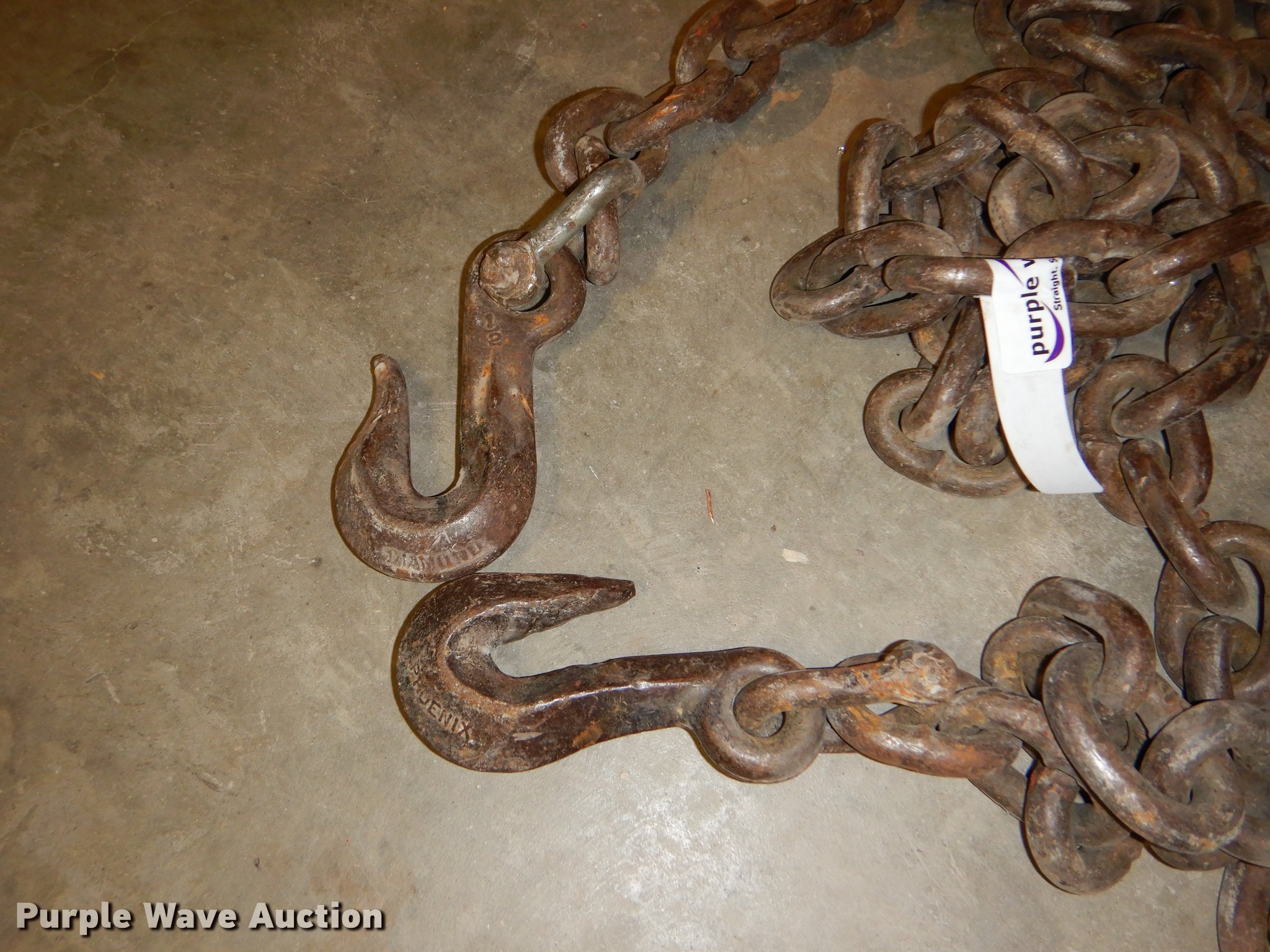 (2) log chains in Hays, KS | Item FT9587 sold | Purple Wave