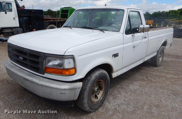 1995 Ford F150 pickup truck in Pittsburg, KS | Item ED9320 sold ...