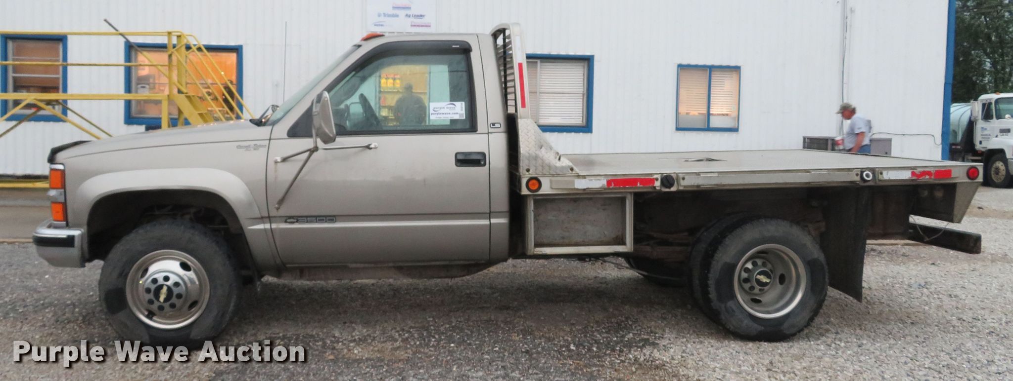 2000 Chevrolet K3500 flatbed pickup truck in Wentzville, MO | Item ...