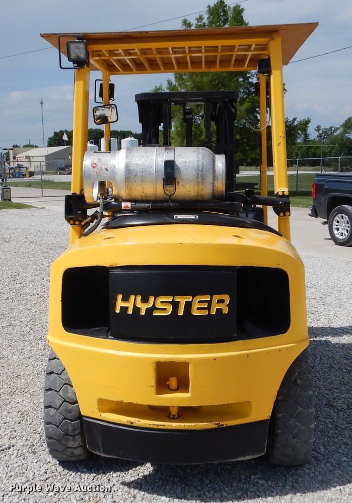 Hyster H80XM forklift in Clinton, MO | Item DY9850 sold | Purple Wave