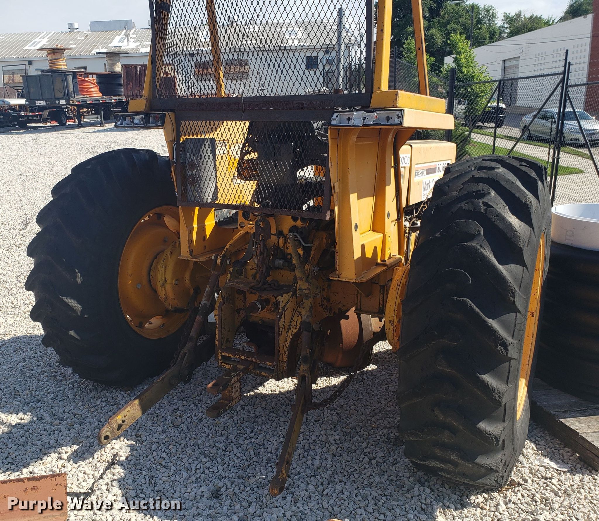 Hesston 80-66 tractor in Kansas City, MO | Item FL9044 sold | Purple Wave