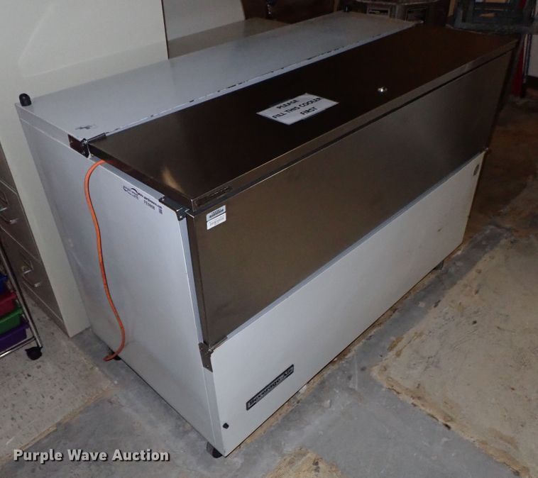Beverage Air cooler in Valley Center, KS | Item FE9888 sold | Purple Wave