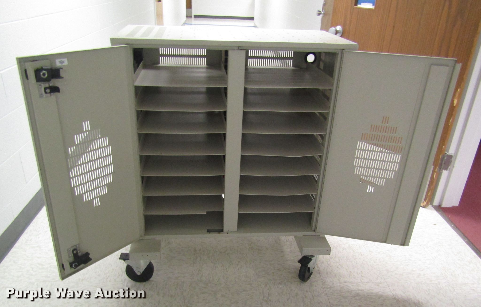 Laptop metal security cart in Colby, KS | Item EY9518 sold | Purple Wave