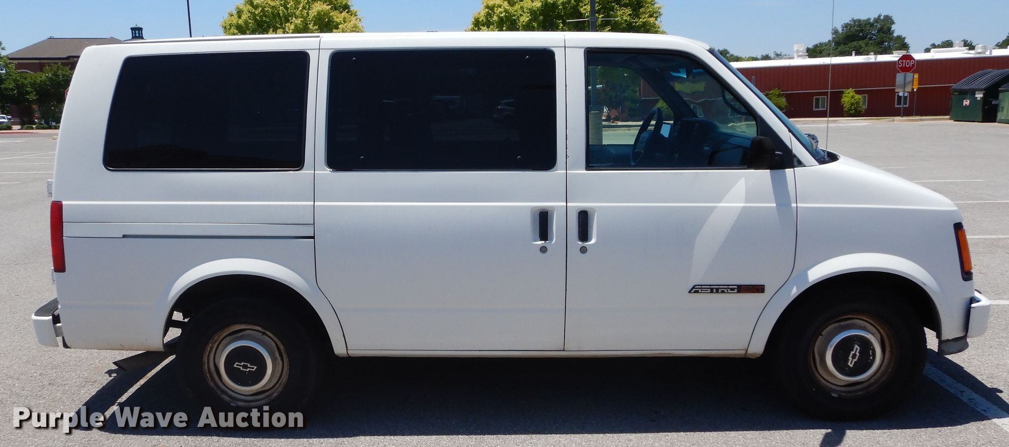1994 Chevrolet Astro van in Edmond, OK | Item FI9935 sold | Purple Wave