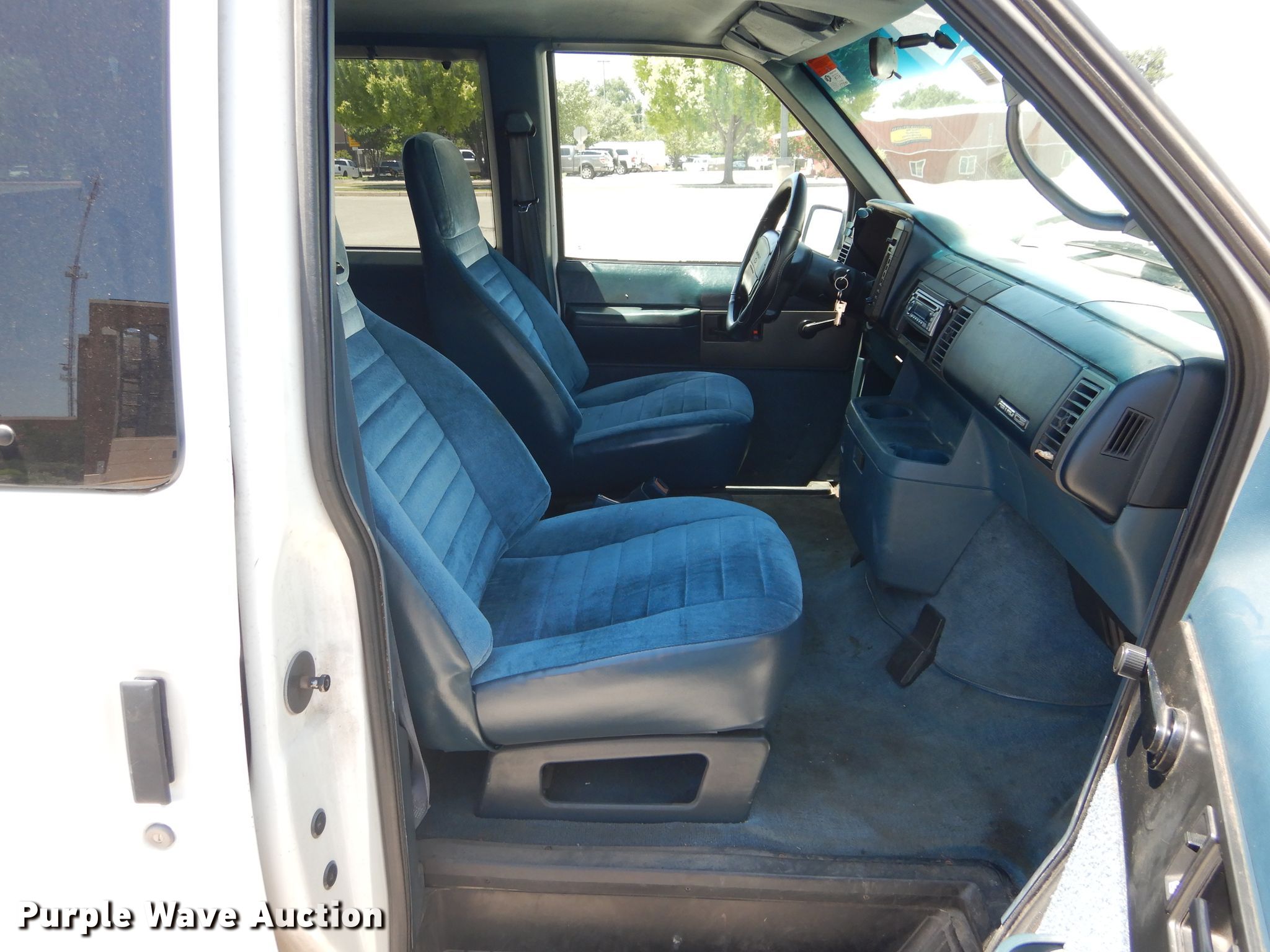 1994 Chevrolet Astro van in Edmond, OK | Item FI9935 sold | Purple Wave