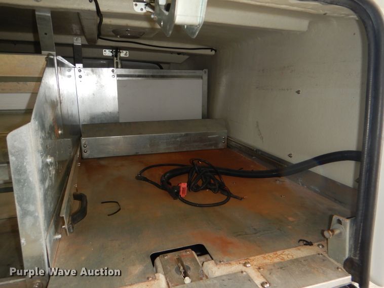 Maranda M170 utility bed topper in Manhattan, KS | Item DG4784 for sale ...