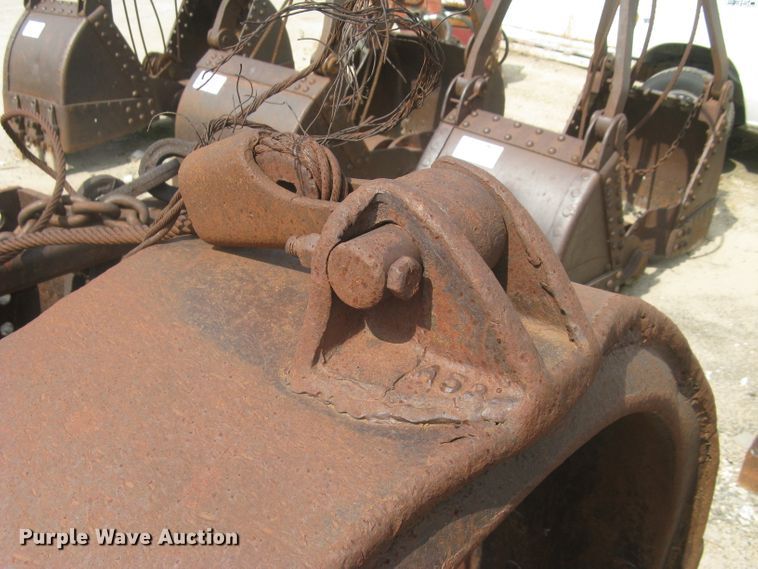 Hendrix dragline bucket in Wichita, KS | Item DC1378 sold | Purple Wave