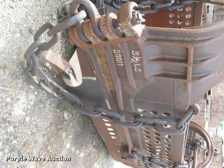 Hendrix dragline bucket in Wichita, KS | Item DC1379 sold | Purple Wave