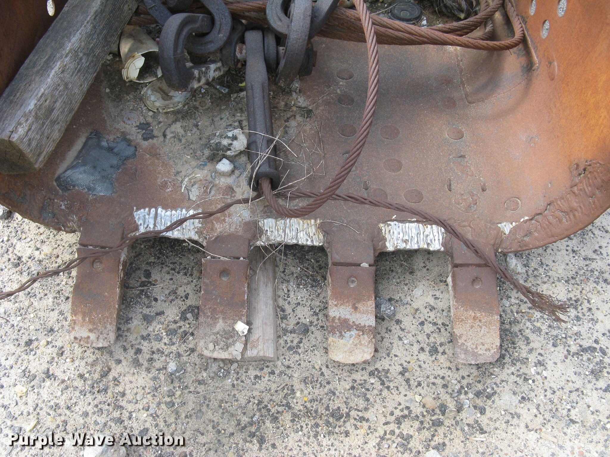 Hendrix dragline bucket in Wichita, KS | Item DC1378 sold | Purple Wave