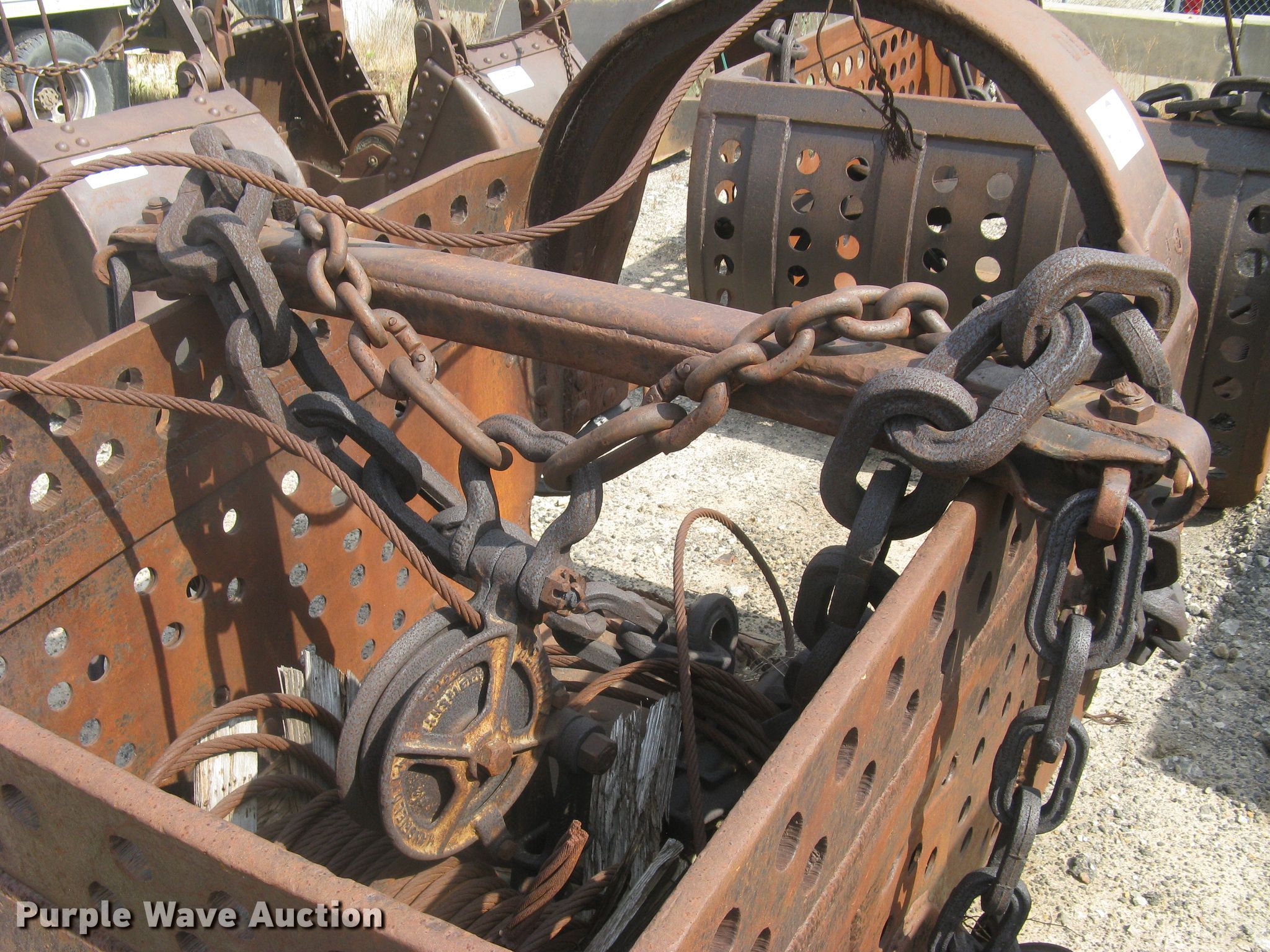 Hendrix dragline bucket in Wichita, KS | Item DC1378 sold | Purple Wave