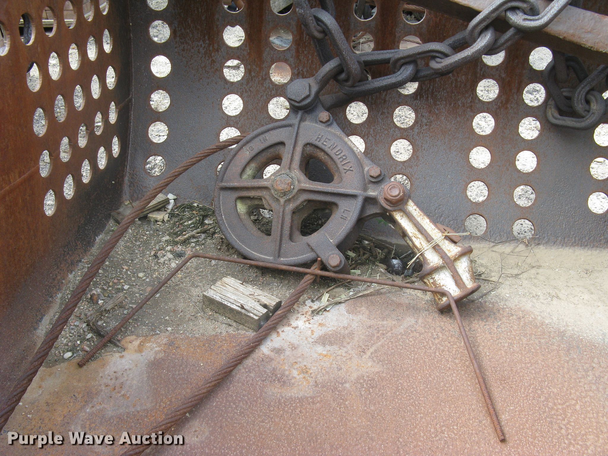 Hendrix dragline bucket in Wichita, KS | Item DC1379 sold | Purple Wave