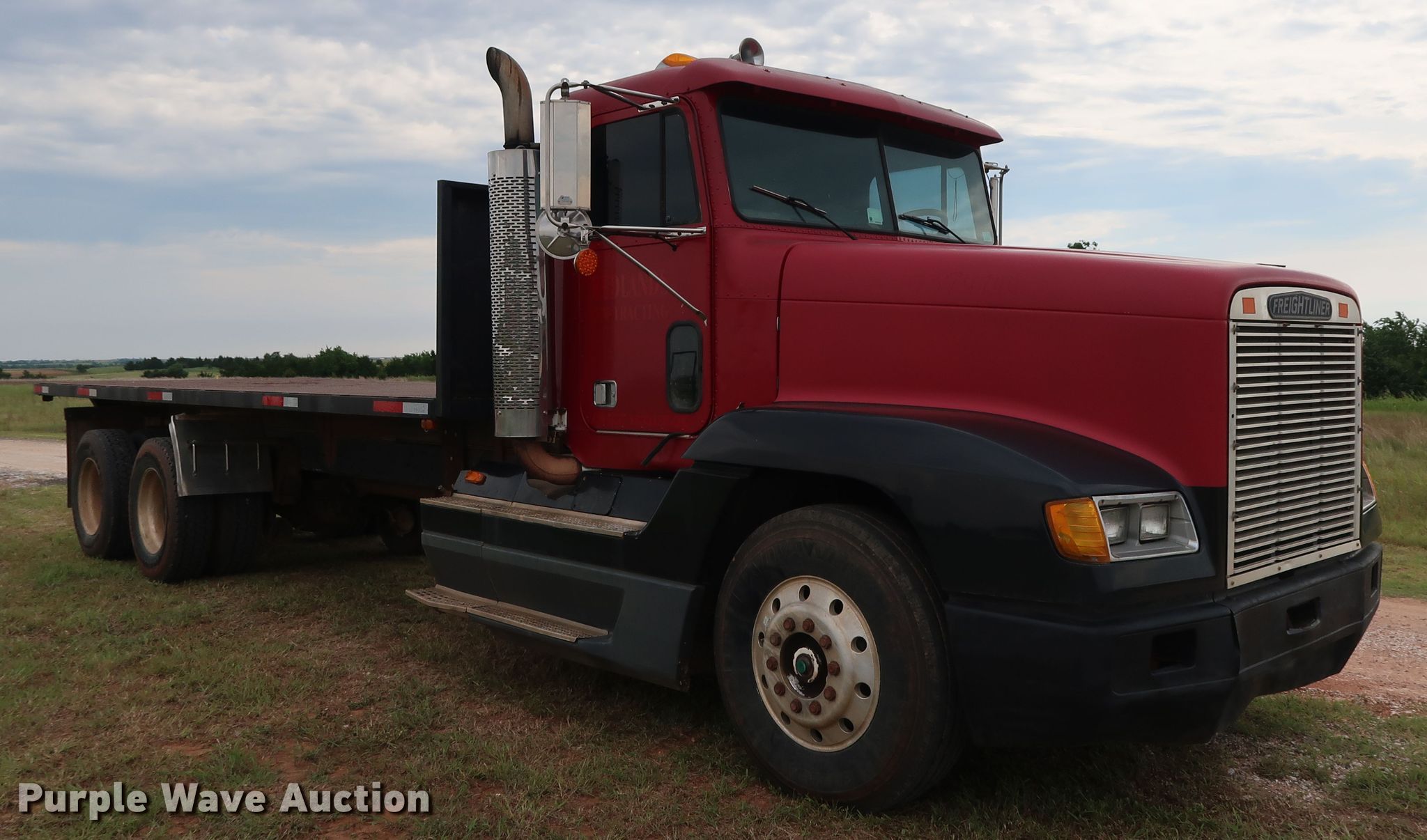 1990 Freightliner FLD flatbed truck in El Reno, OK | Item FE9691 sold ...
