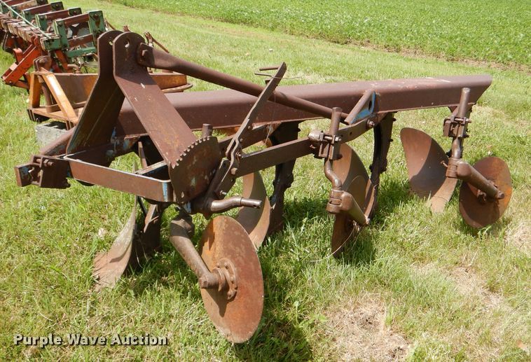 Ford 110 four bottom plow in Gridley, KS | Item FP9070 sold | Purple Wave