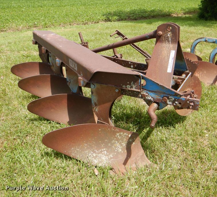 Ford 110 four bottom plow in Gridley, KS | Item FP9070 sold | Purple Wave
