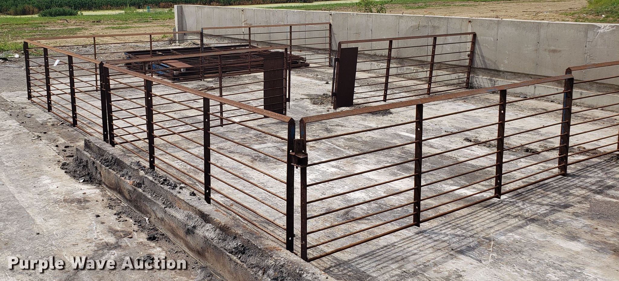 Hog gates/panels kit in La Monte, MO | Item DH4532 sold | Purple Wave