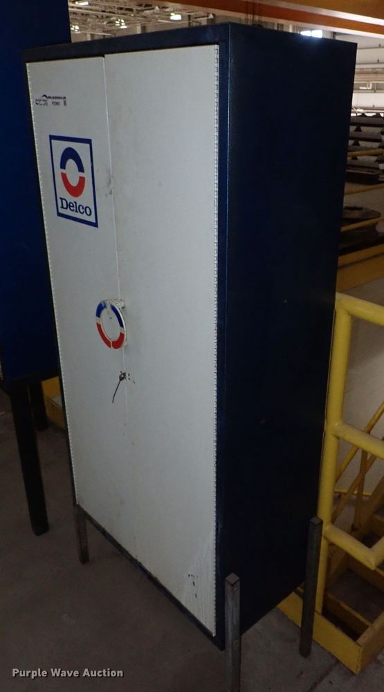 (2) Delco steel cabinets in Hutchinson, KS | Item FE9901 sold | Purple Wave