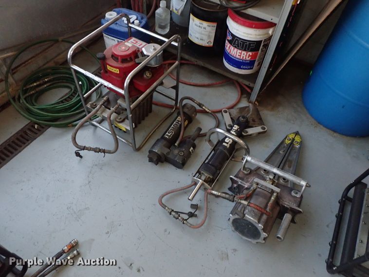 Hurst rescue tools in Wichita, KS | Item FE9938 sold | Purple Wave