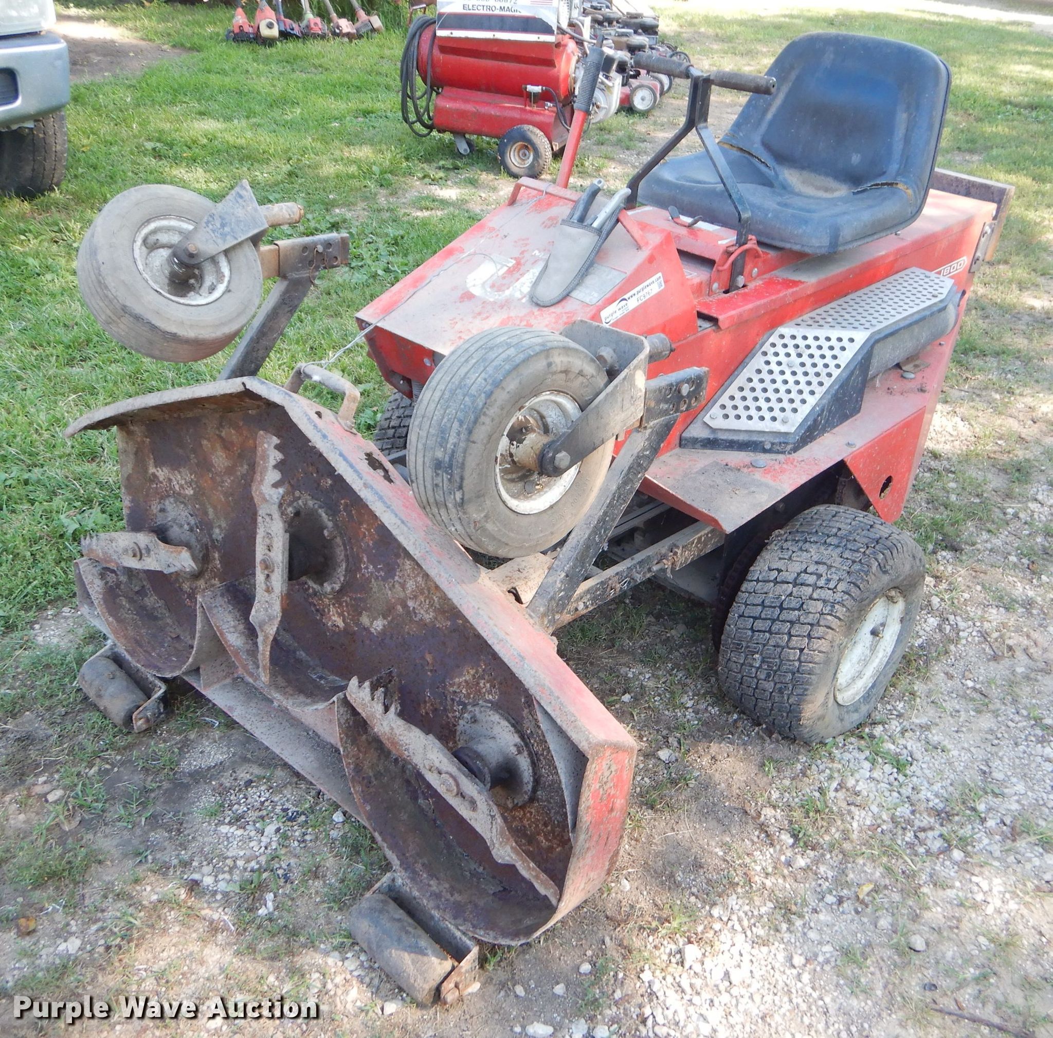 Deines 1800 ZTR lawn mower in Moran, KS | Item FC9767 sold | Purple Wave