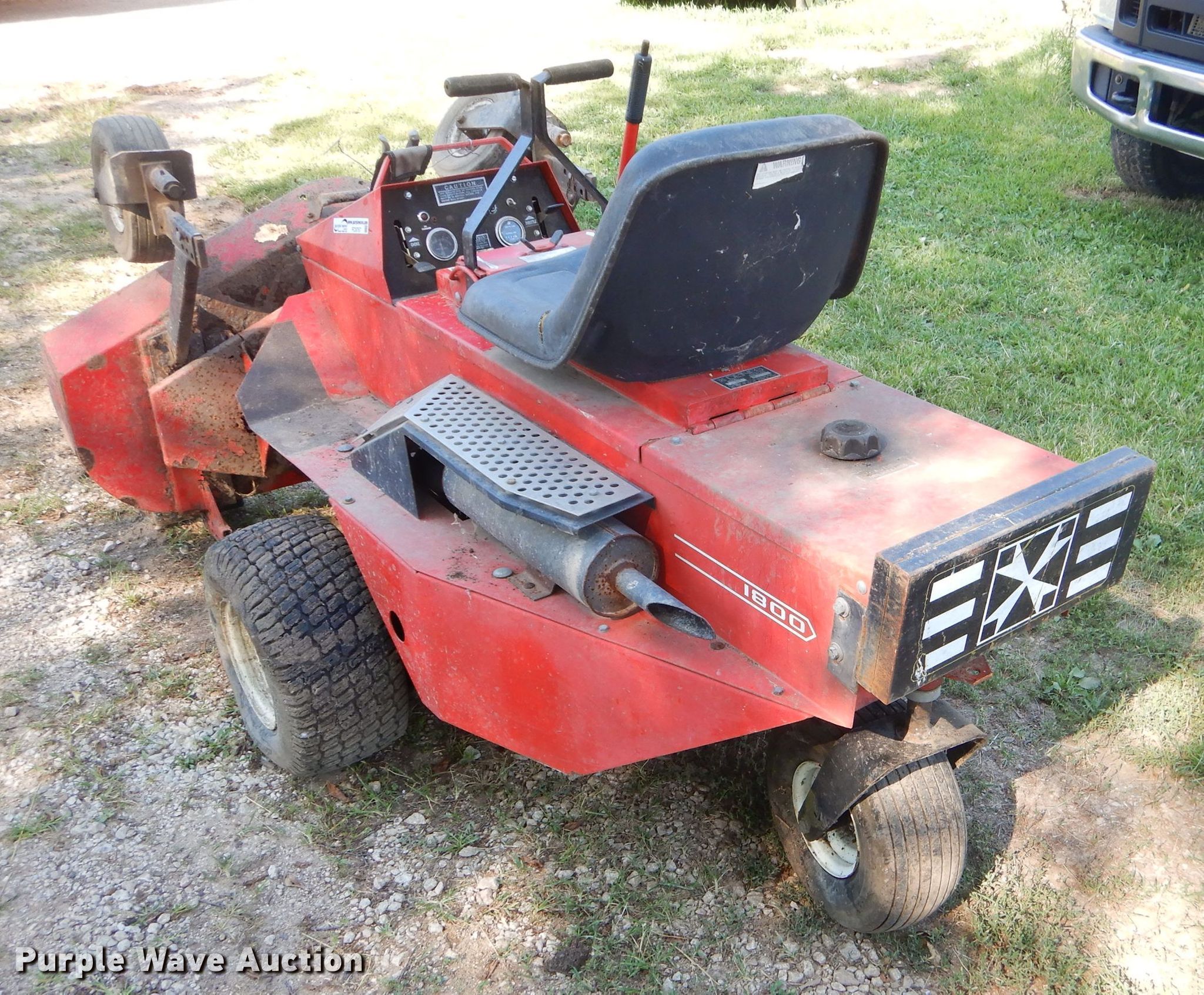 Deines 1800 ZTR lawn mower in Moran, KS | Item FC9767 sold | Purple Wave