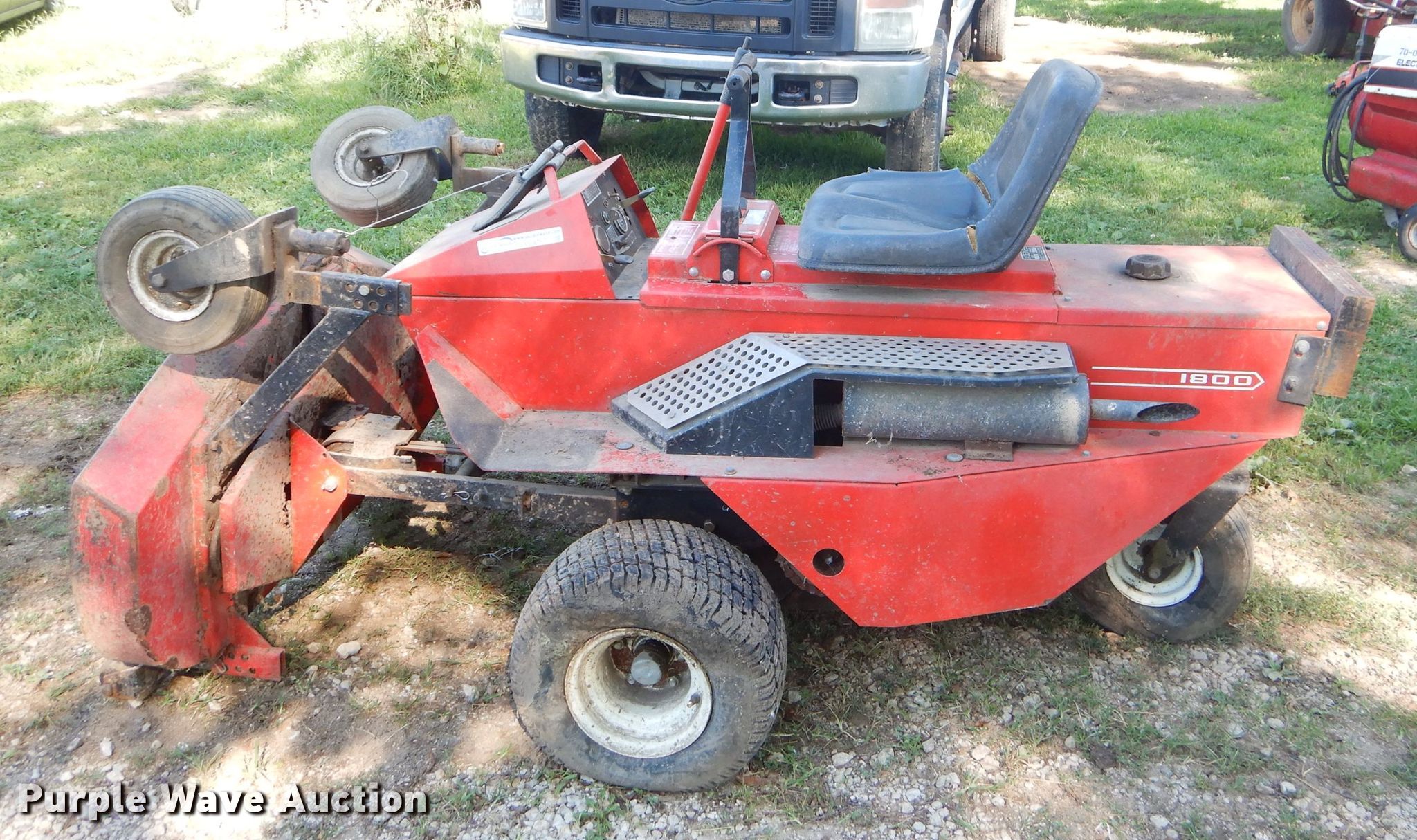 Deines 1800 ZTR lawn mower in Moran, KS | Item FC9767 sold | Purple Wave