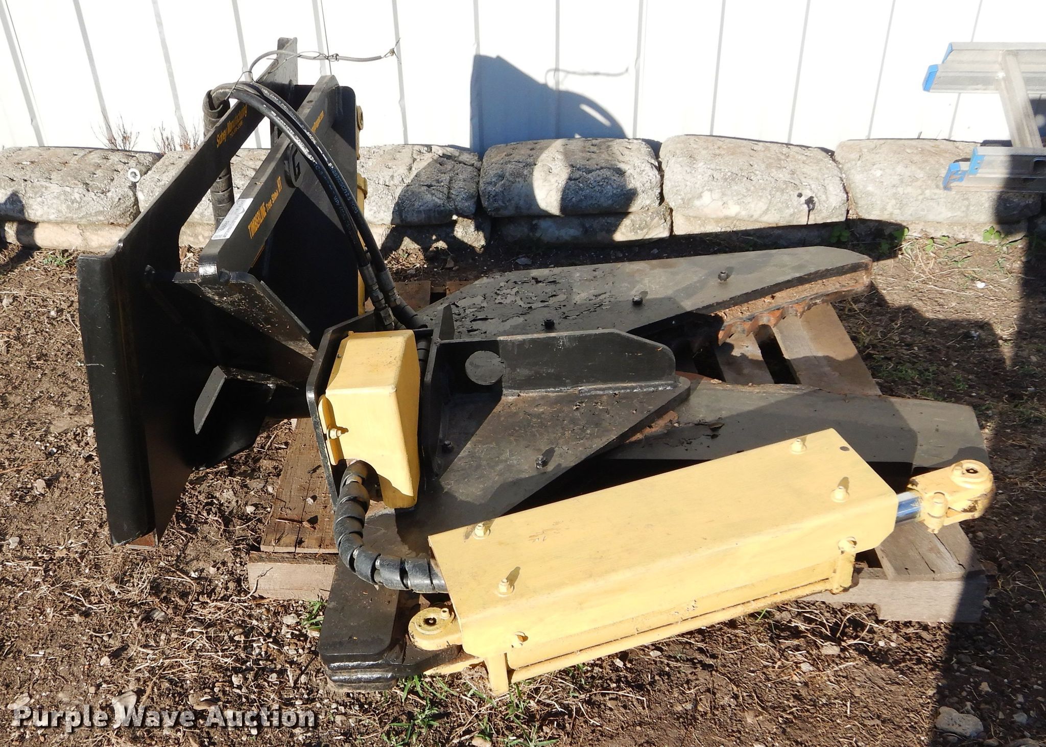 Sydney skid steer tree shear in Winfield, KS | Item FI9932 sold ...