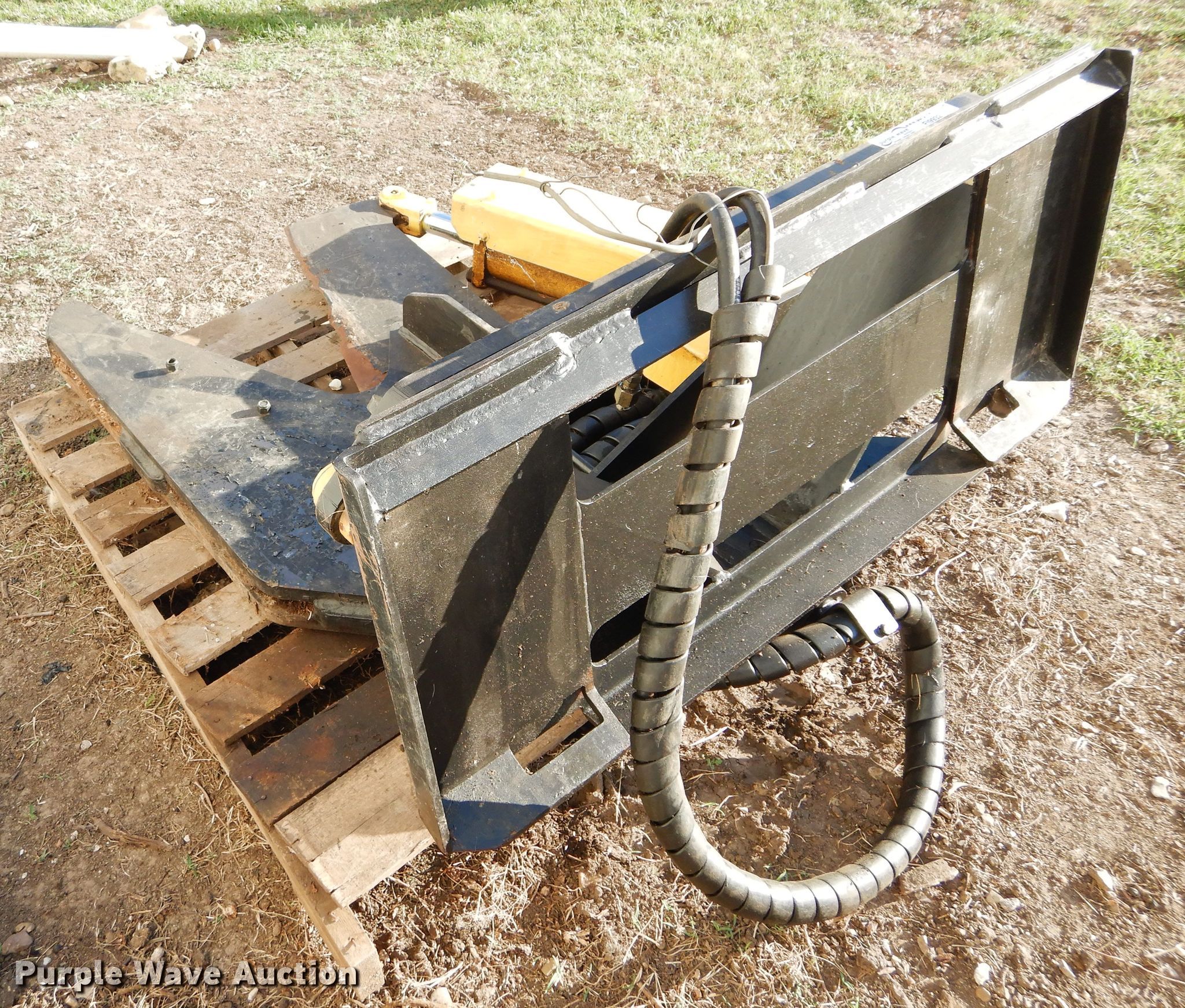 Sydney skid steer tree shear in Winfield, KS | Item FI9932 sold ...