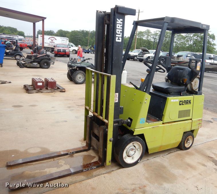 Clark GCS15 forklift in Locust Grove, OK | Item ED9487 sold | Purple Wave
