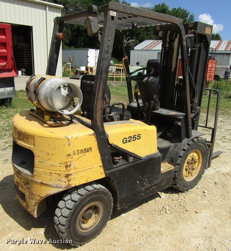 Daewoo G25S-3 forklift in Clinton, IA | Item EU9712 sold | Purple Wave