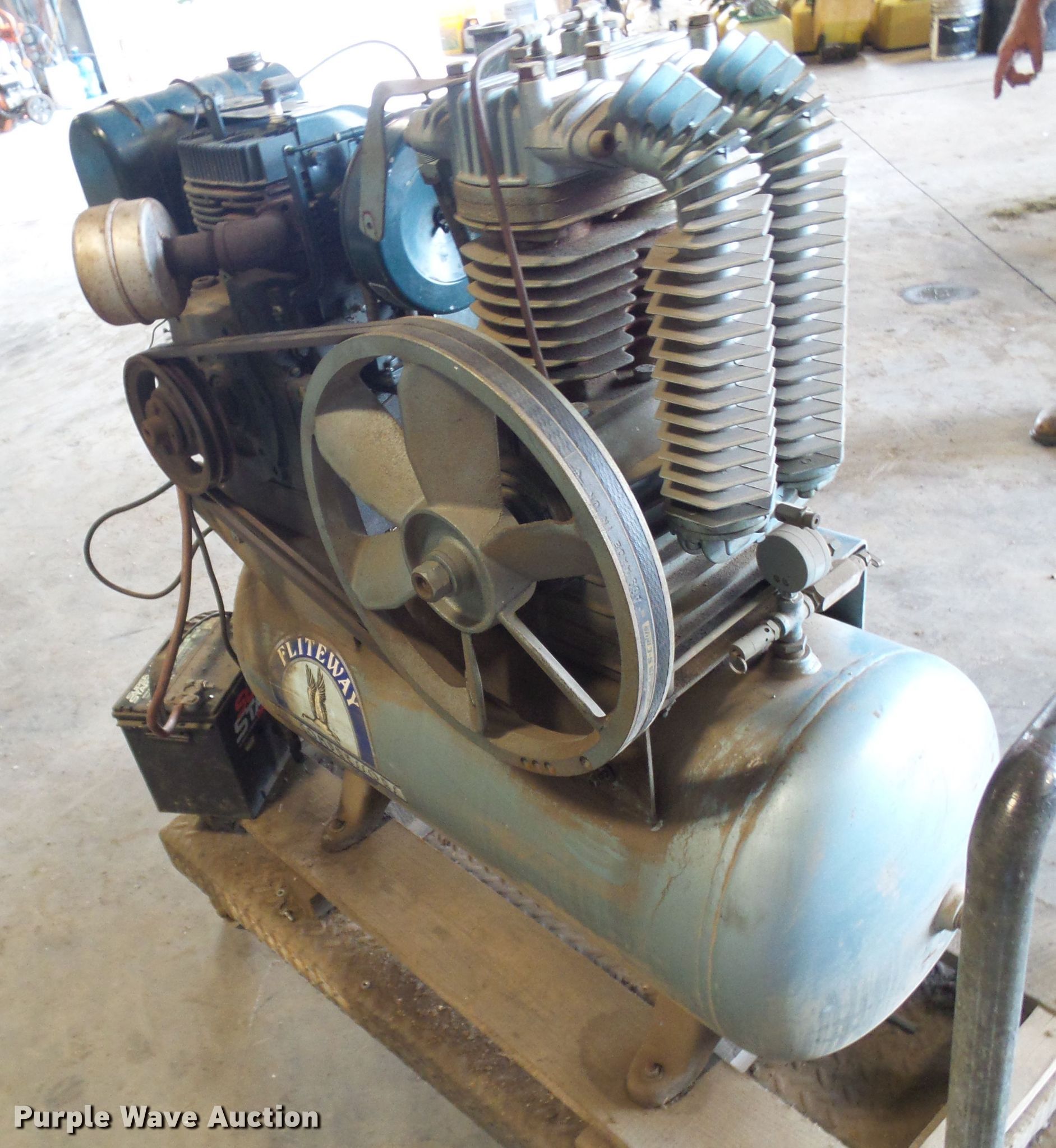 1986 Kargard Industries air compressor in Marshall, MO | Item DI0577 ...
