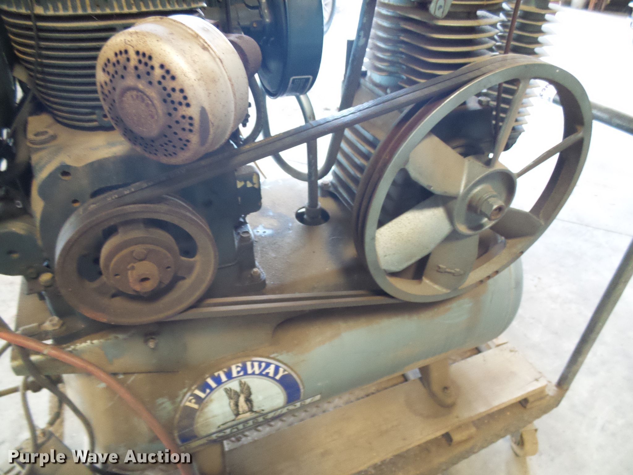 1986 Kargard Industries air compressor in Marshall, MO | Item DI0577 ...