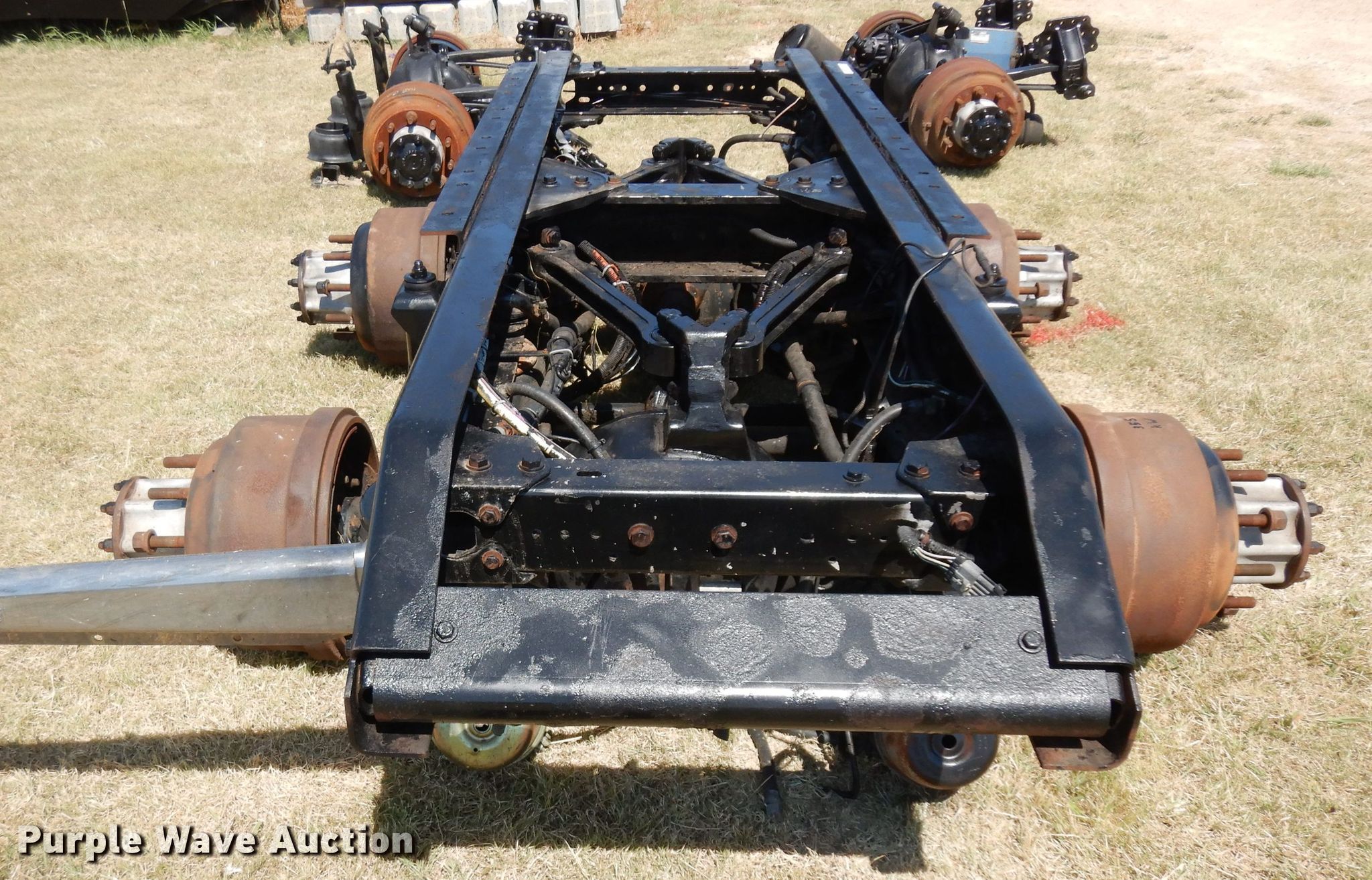 Kenworth rear axle assembly in Russell, KS | Item FY9673 sold | Purple Wave