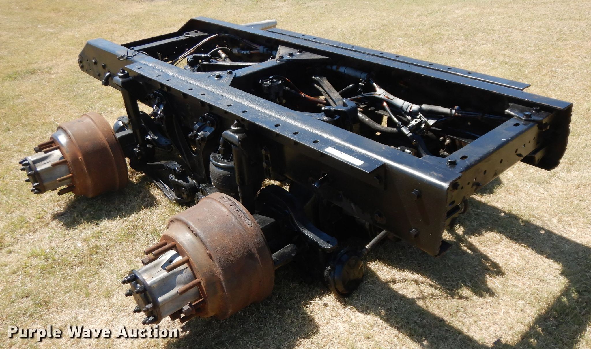 Kenworth rear axle assembly in Russell, KS | Item FY9673 sold | Purple Wave