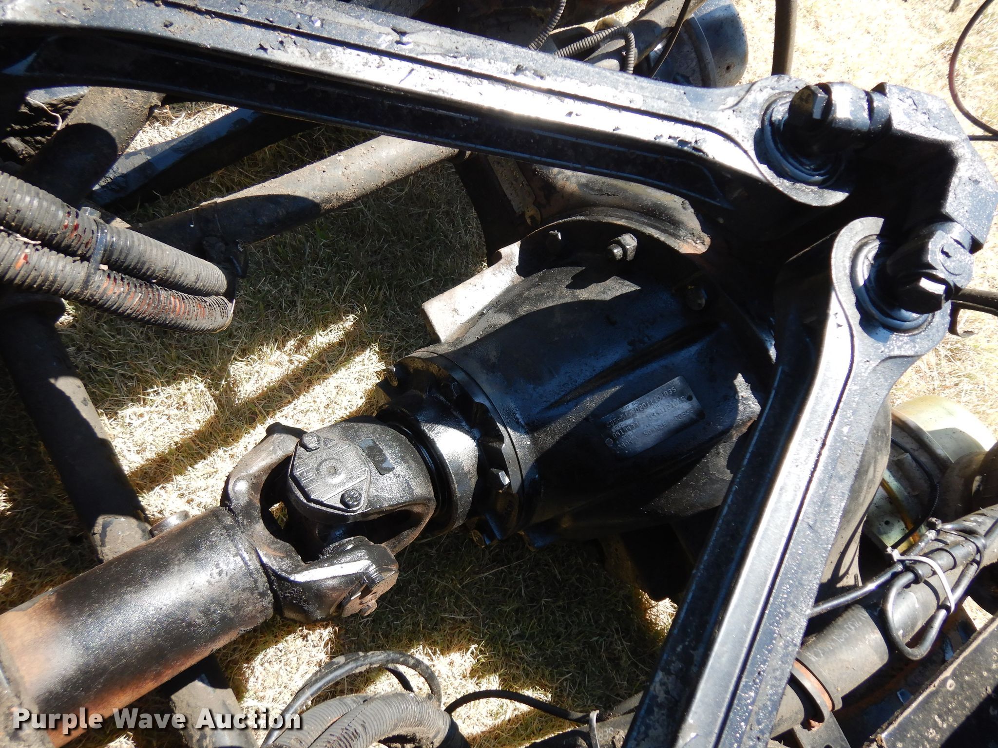 Kenworth rear axle assembly in Russell, KS | Item FY9673 sold | Purple Wave